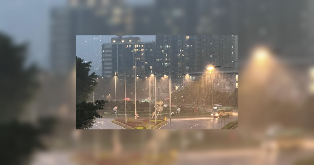 Red Rainstorm Signal Issued in Hong Kong as Severe Thunderstorms Hit ...